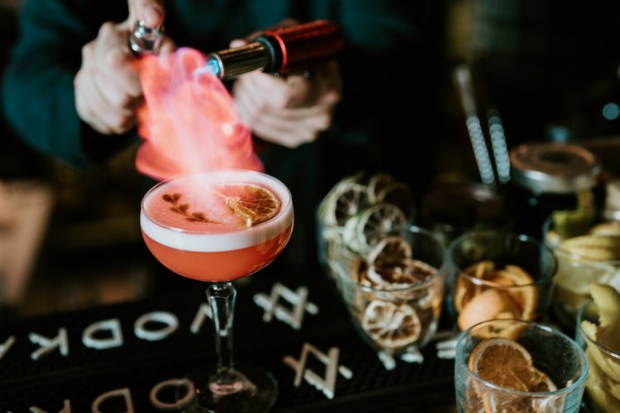 Aspen Nightlife - 16 Bars & Clubs to Add to Your Bucket List