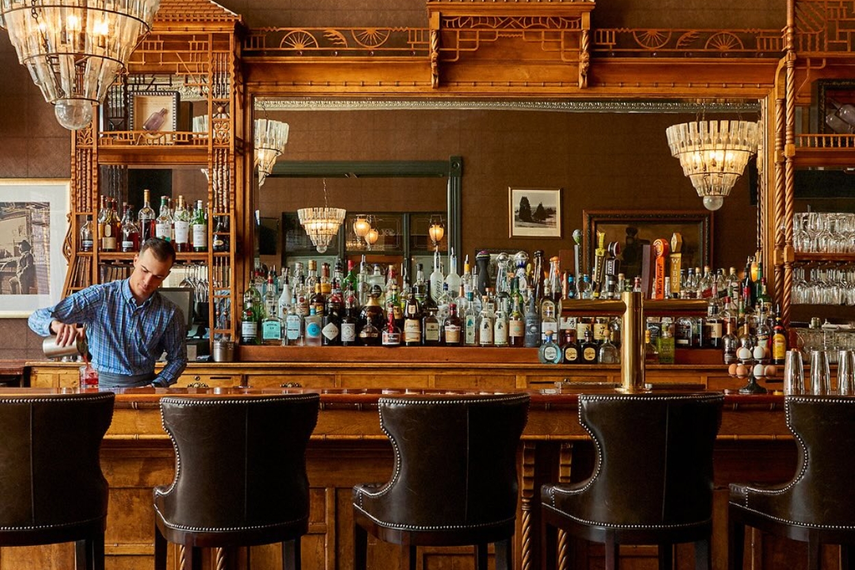 Aspen Nightlife - 16 Bars & Clubs to Add to Your Bucket List